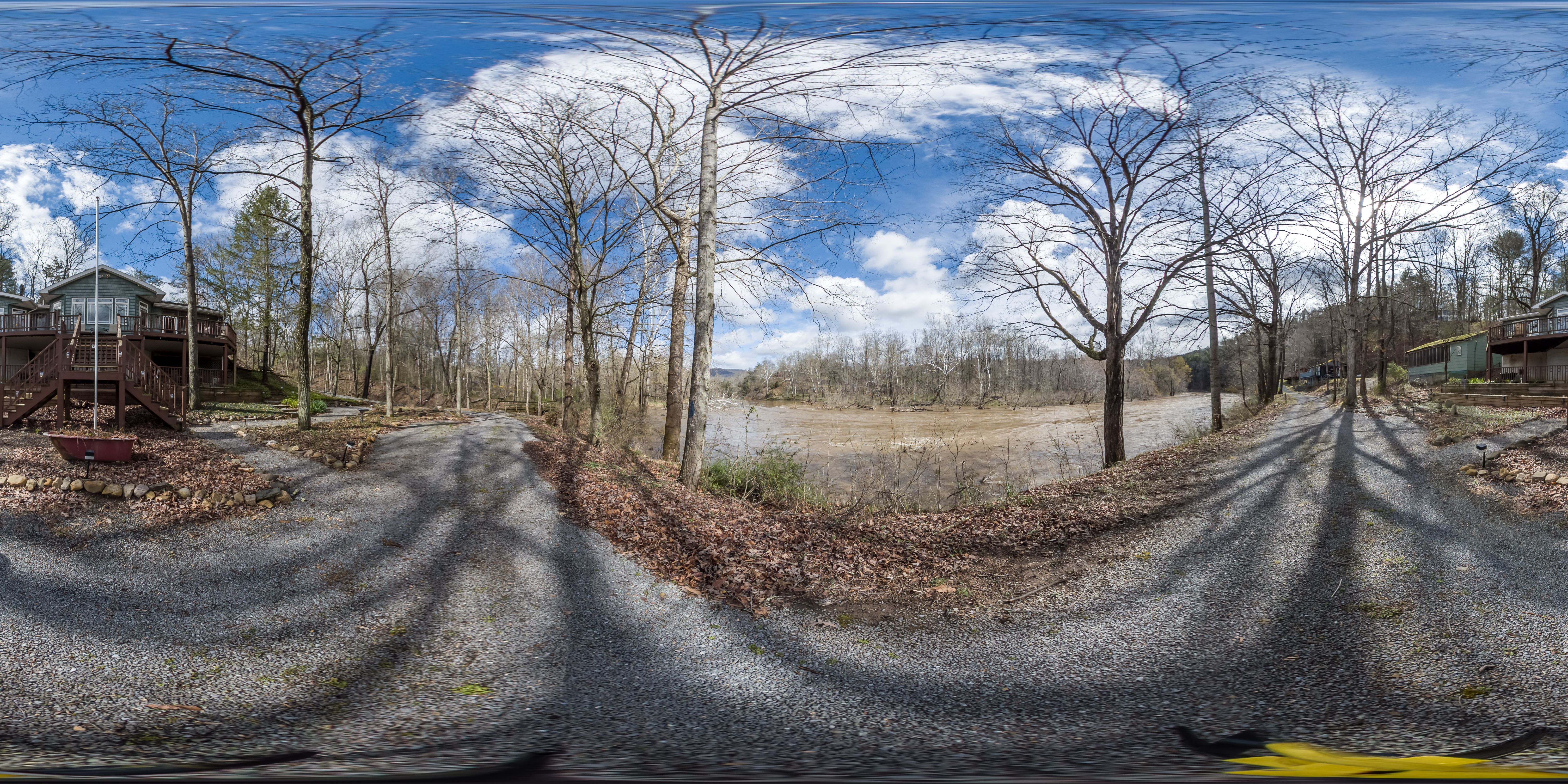 320 Rockcliff Ln 360